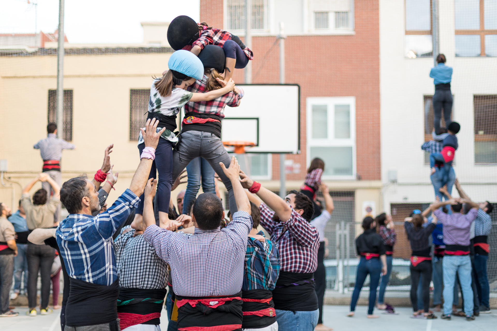 Conoce la cultura de las torres humanas con los Castellers del Prat